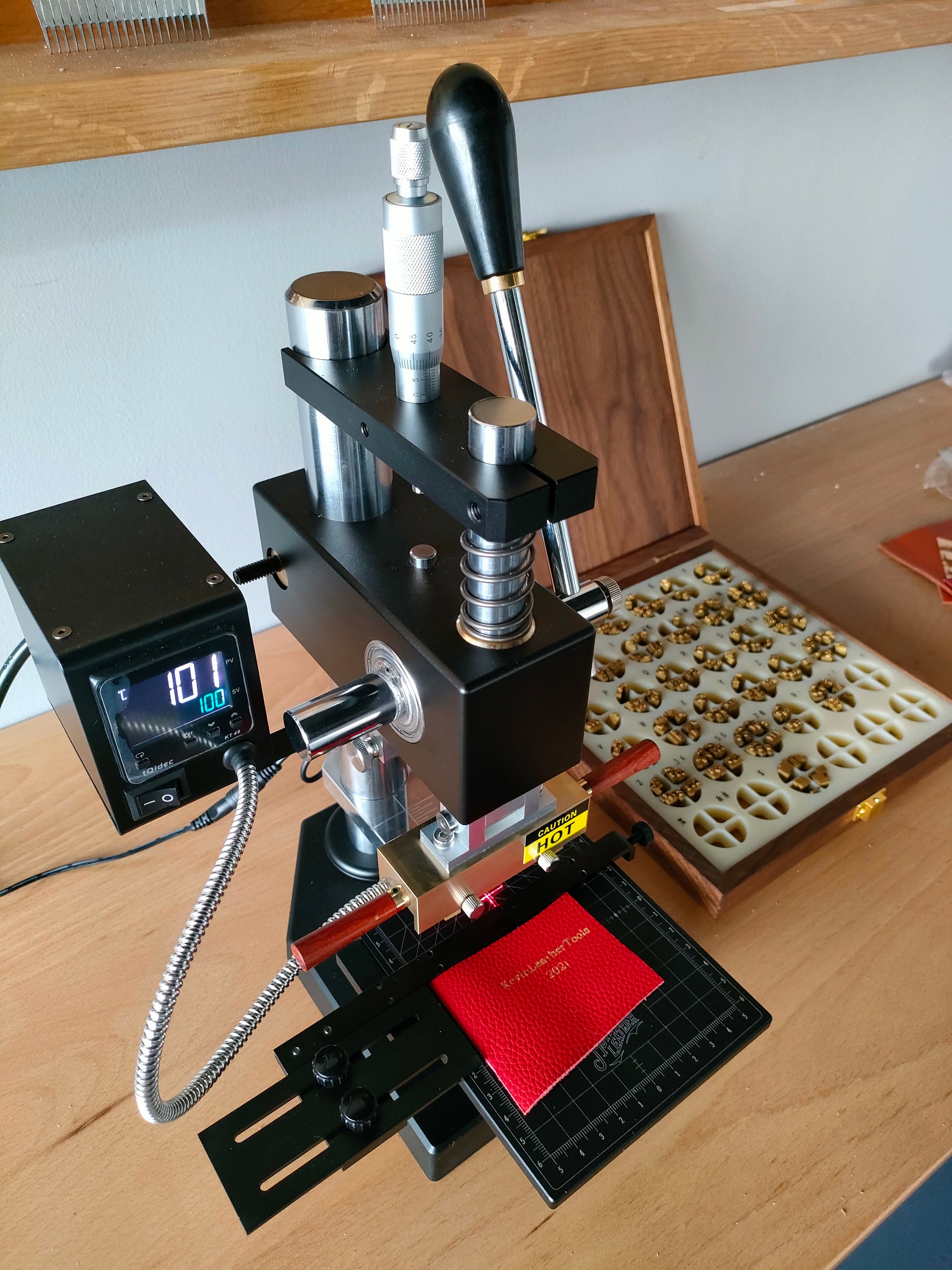 Gold foil stamp machine(logo and alphabet machine) – Kevin Leather Tools